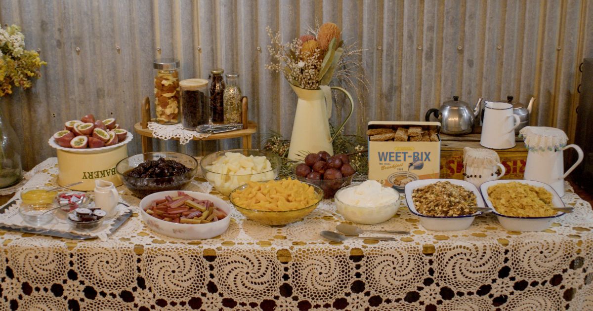 Breakfast - Outback Pioneers