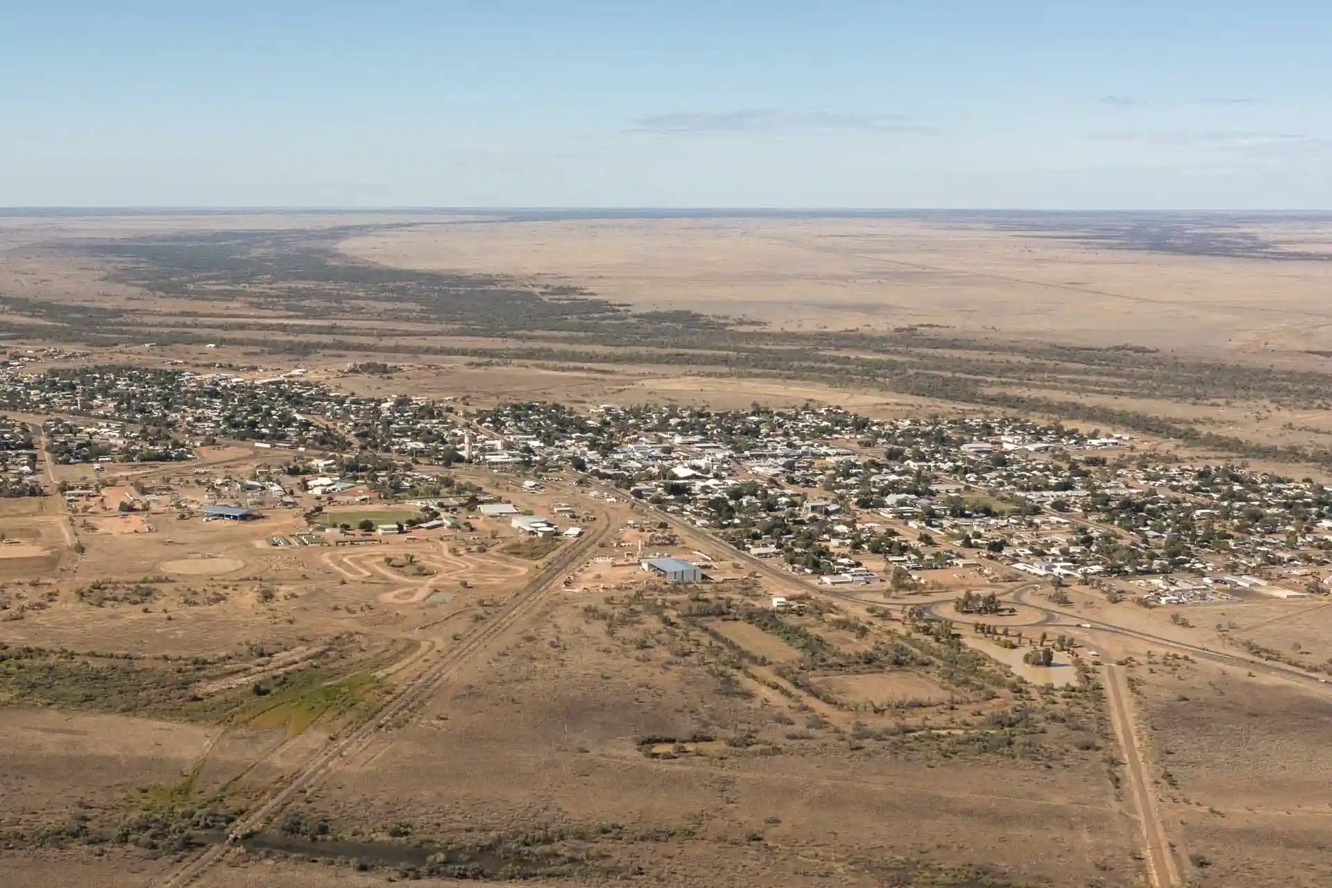 Driving an EV to Longreach with confidence - Outback Pioneers